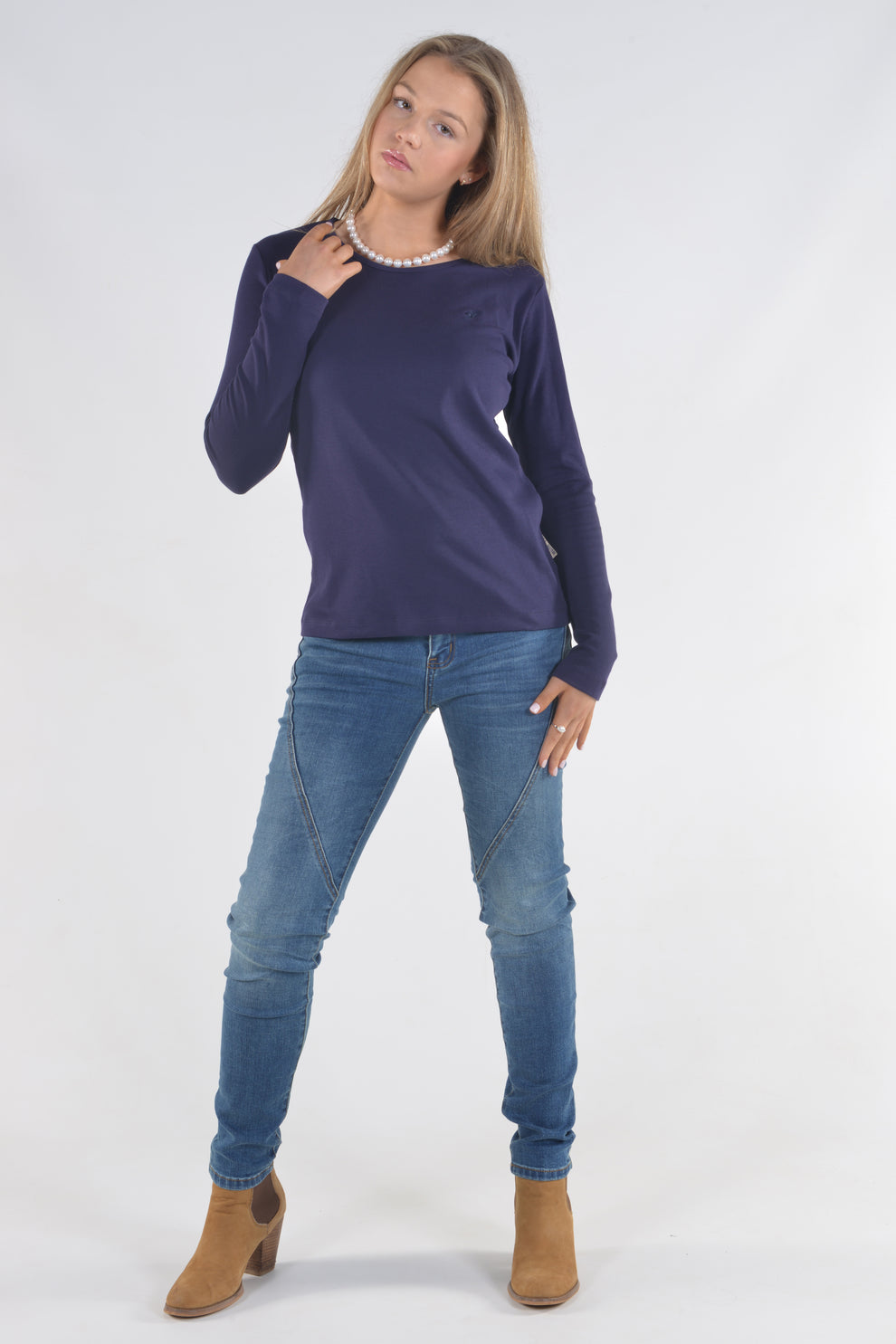 ZOE ROUND NECK TEE Navy – BullRush Clothing